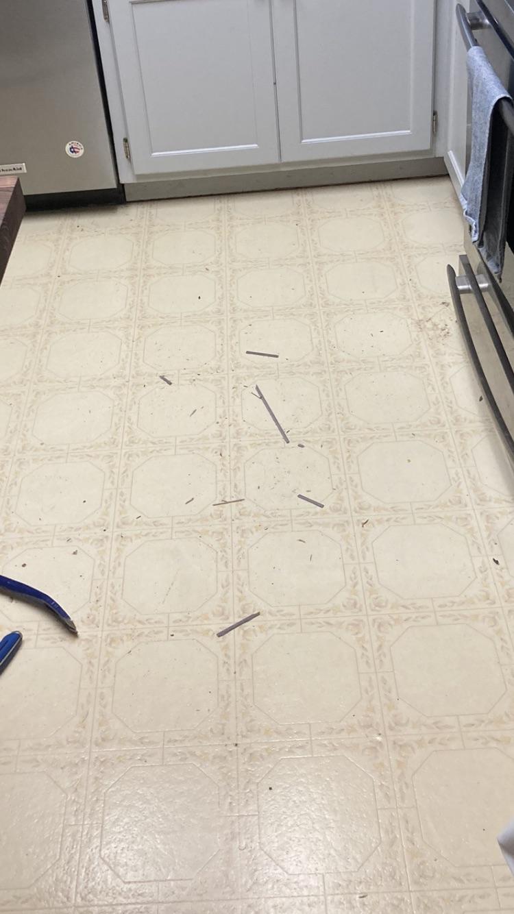 Can I tell if this tile has asbestos from the design? | Scrolller