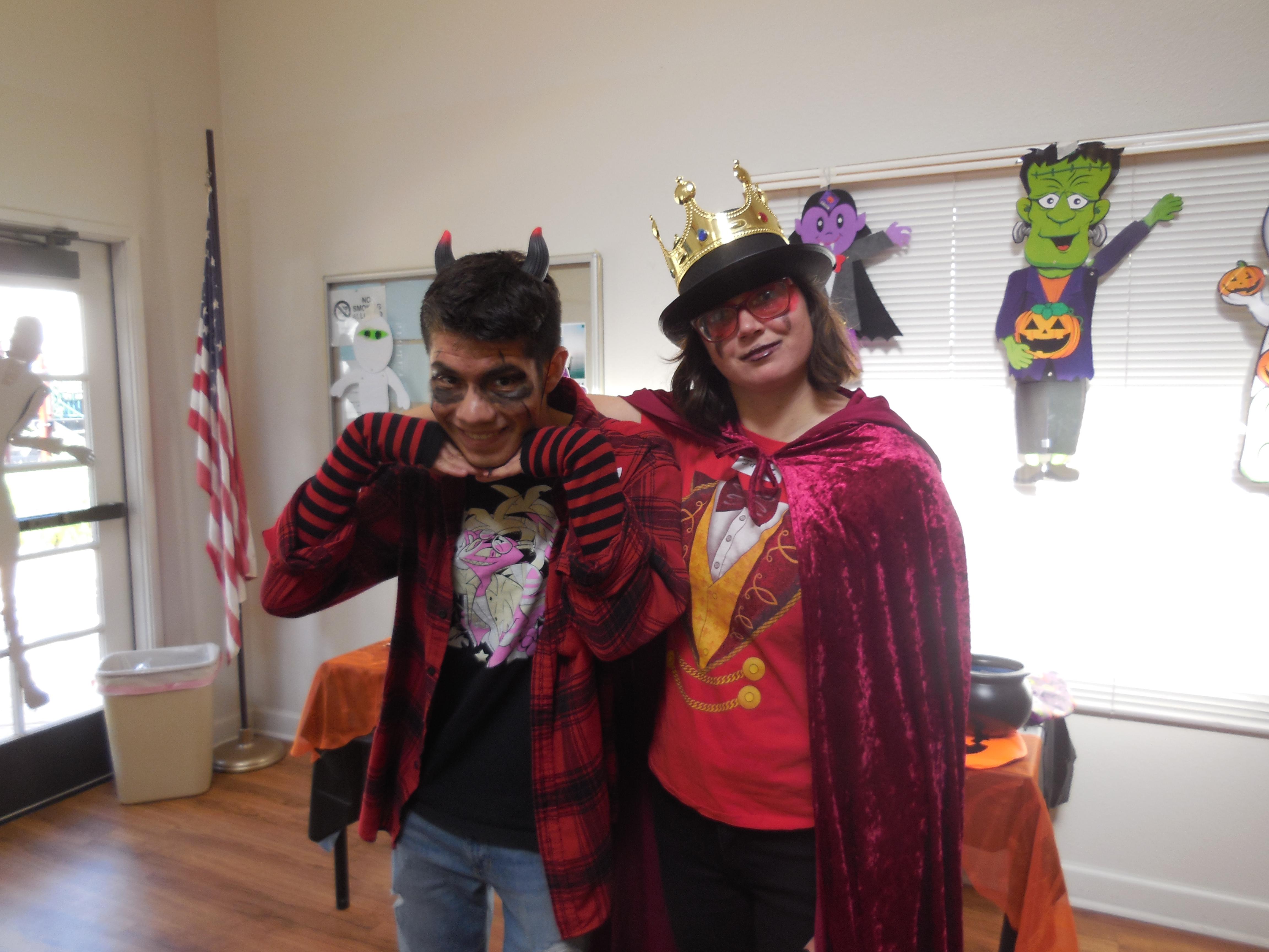 Here's my full Stolas costume (& my friend who dressed as Blitz) | Scrolller