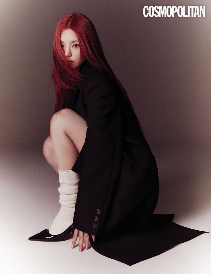 ITZY Yeji - COSMOPOLITAN KOREA (December 2023 Issue Pictorial) | Scrolller