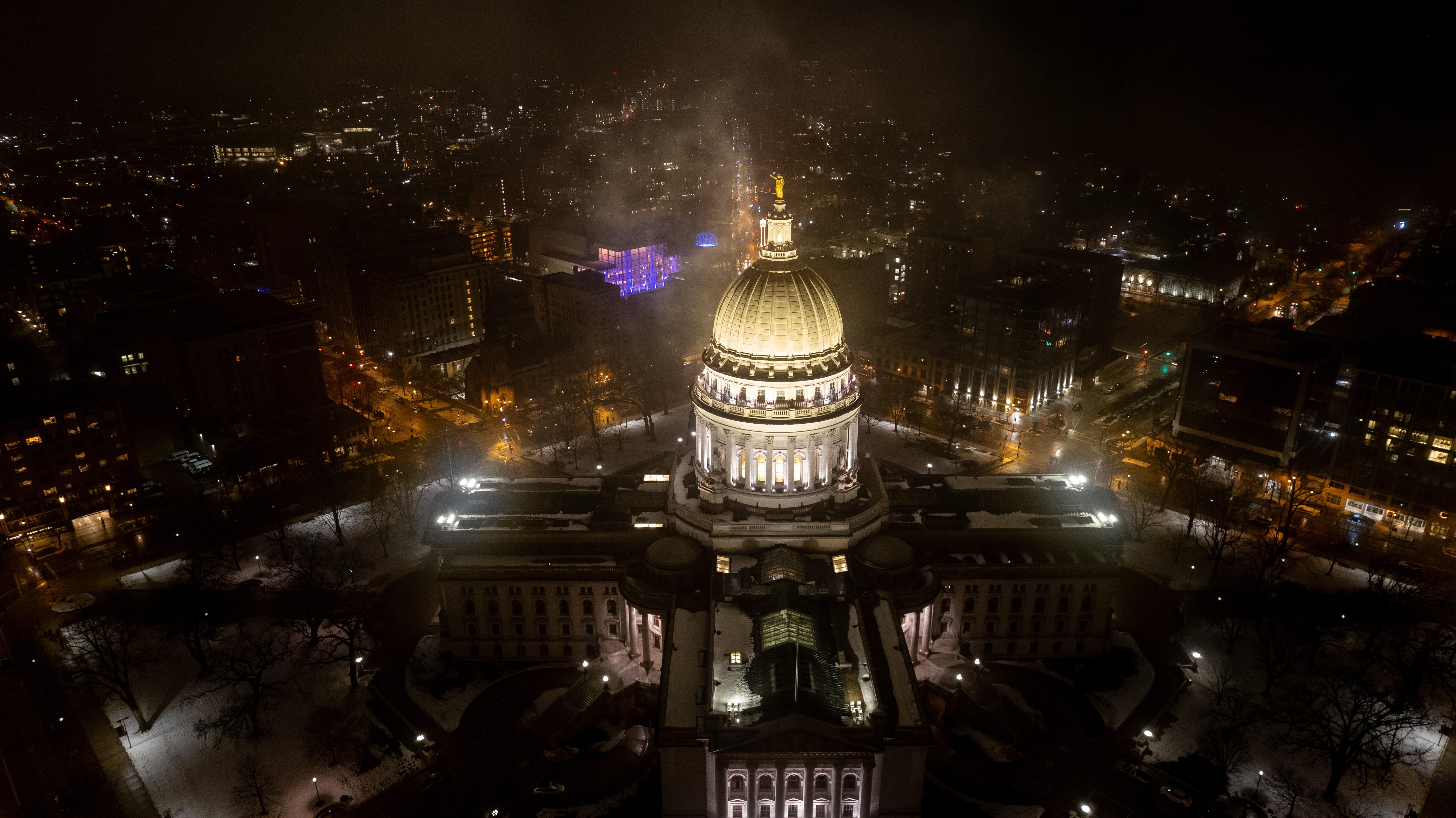 Capitol during the fog | Scrolller