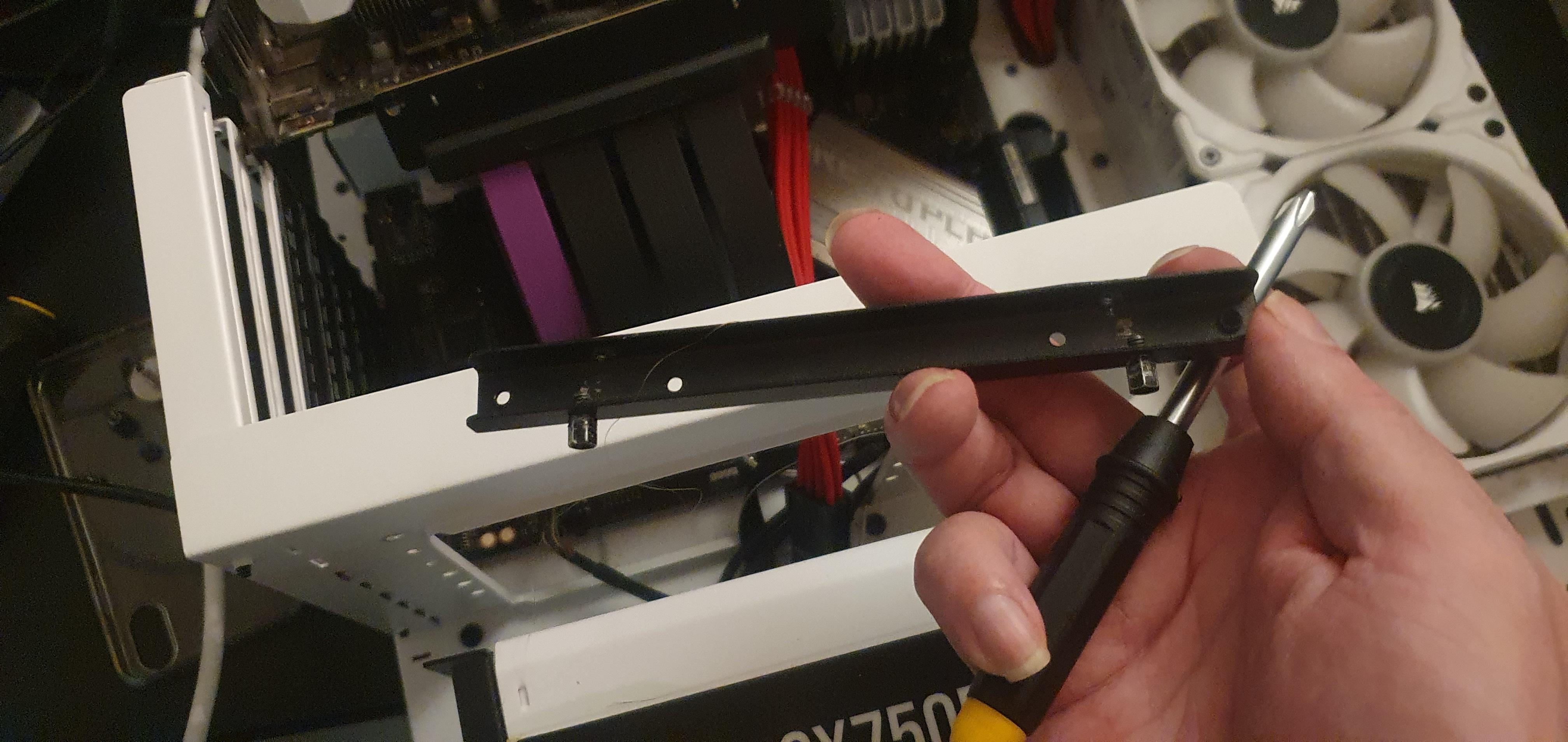 Can't figure out GPU mounting | Scrolller