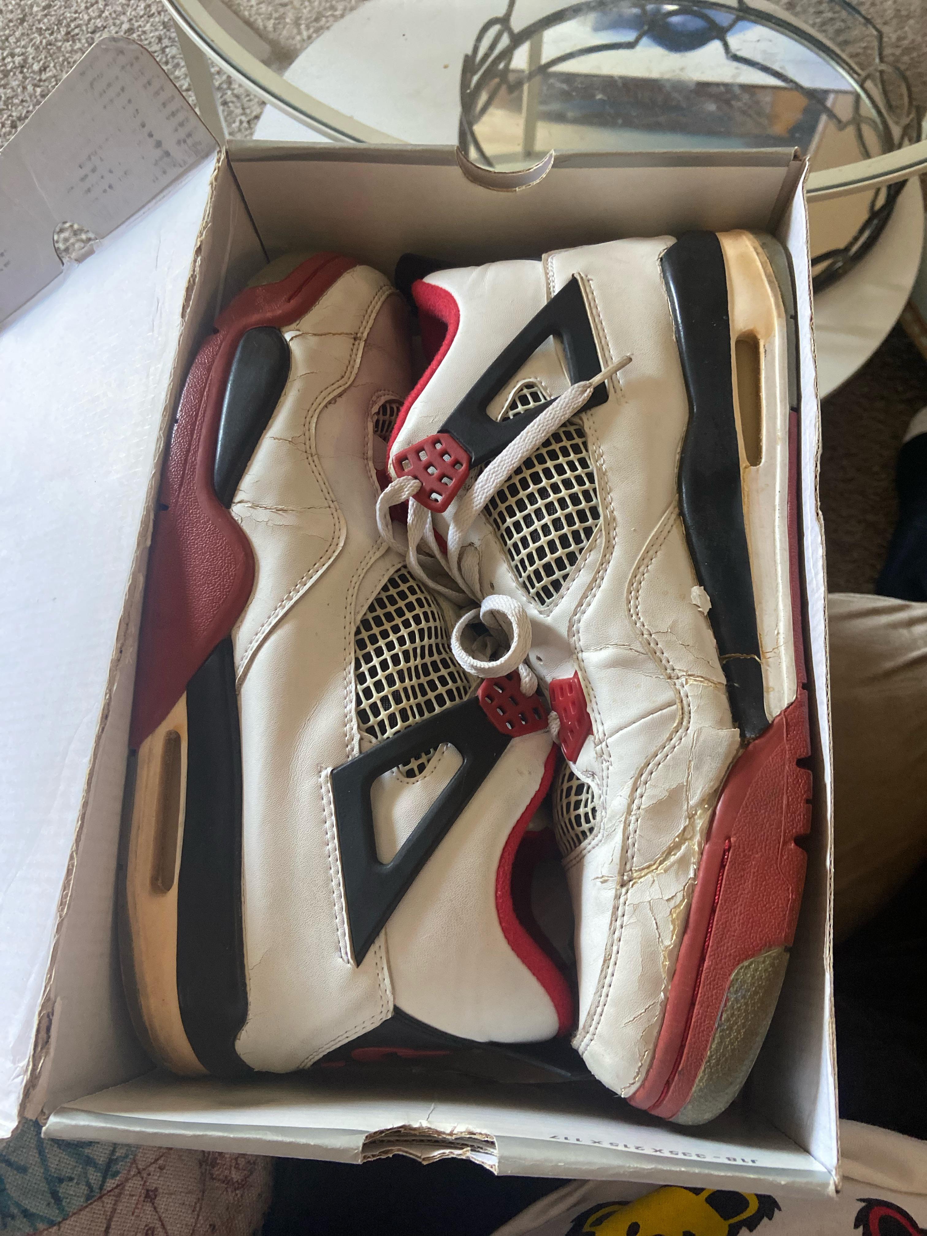 Need help identifying these 4s | Scrolller