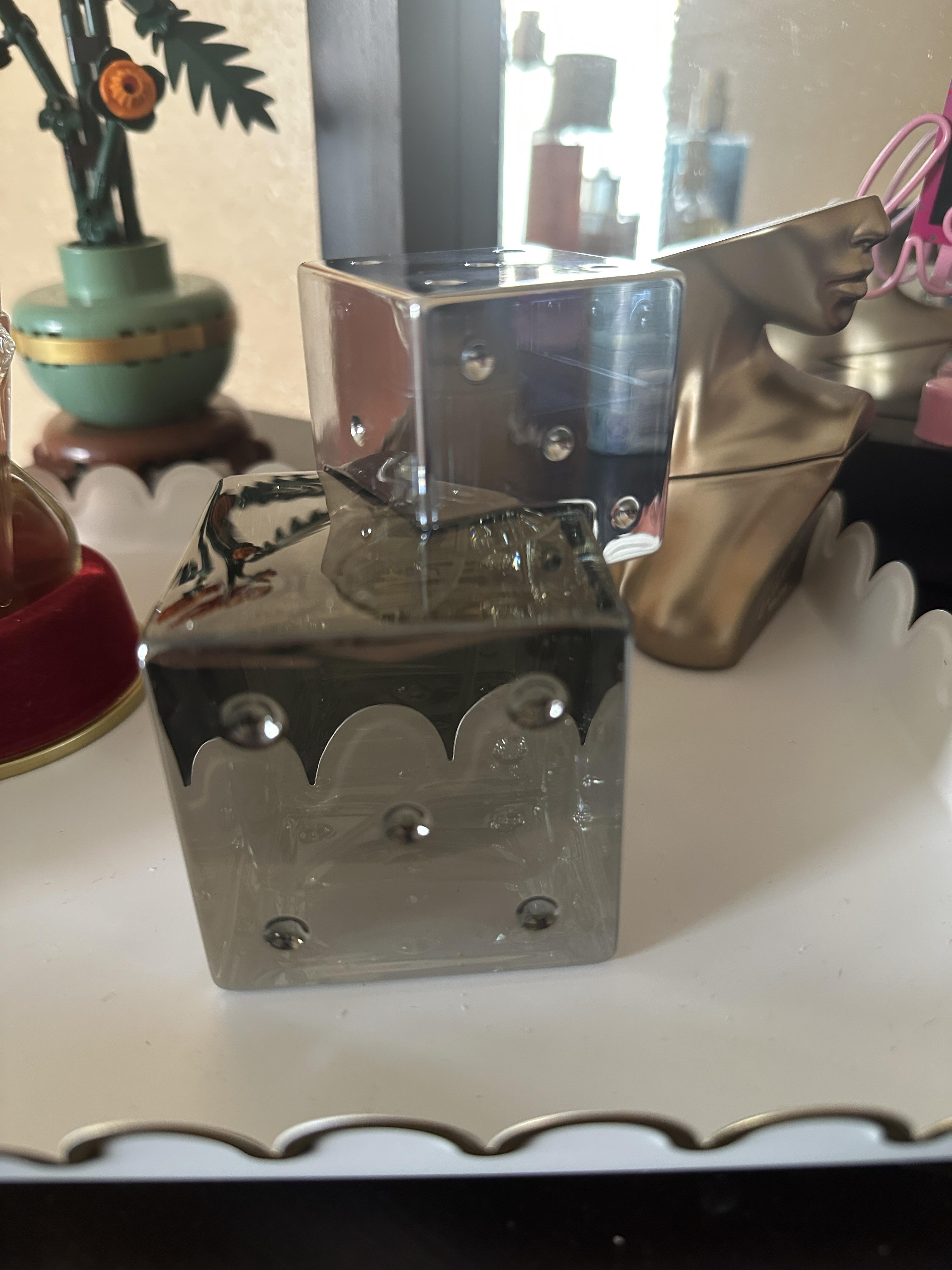 Perfume looks so good!! | Scrolller