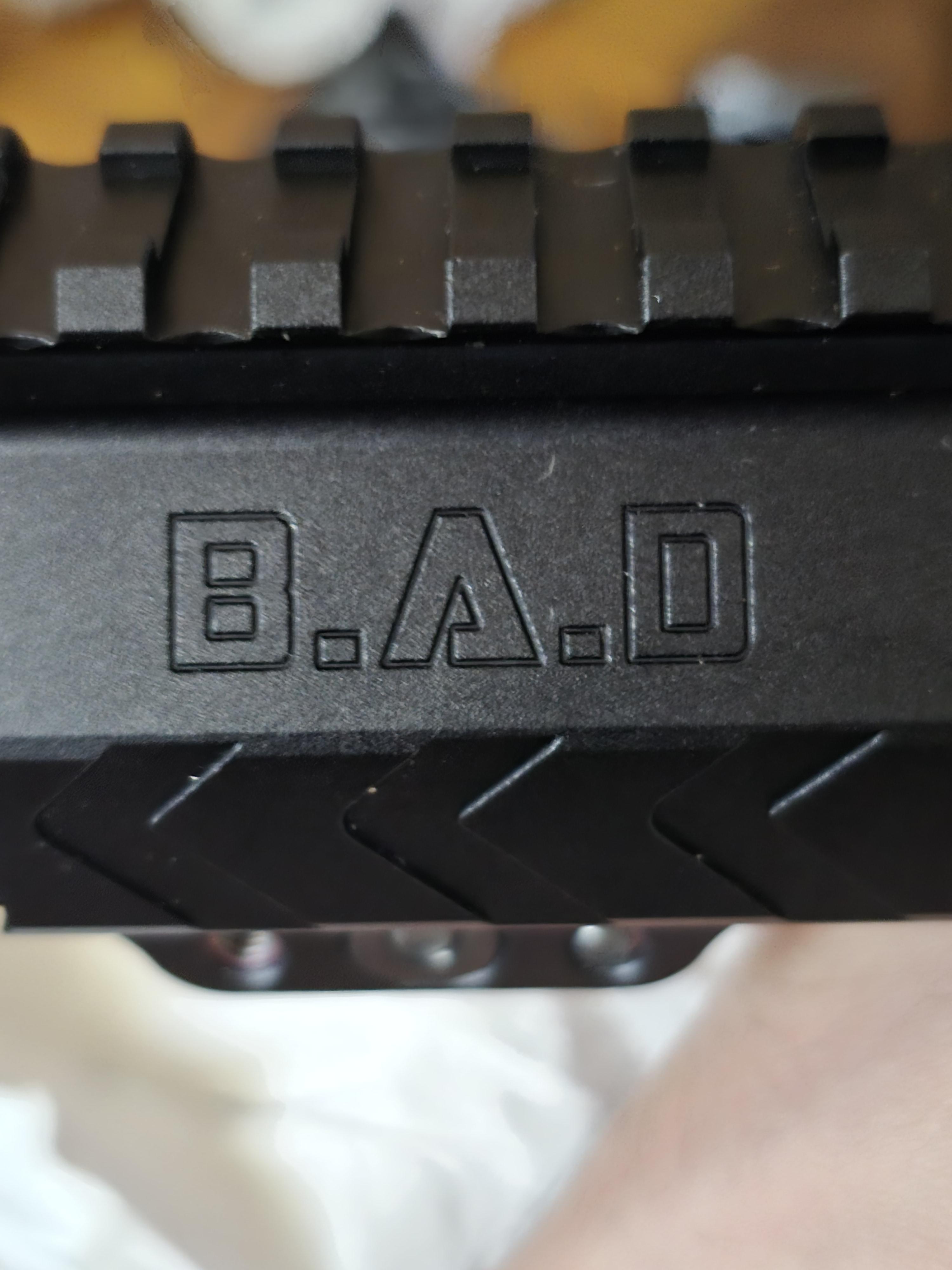 Loose screw. Help me find replacement | Scrolller