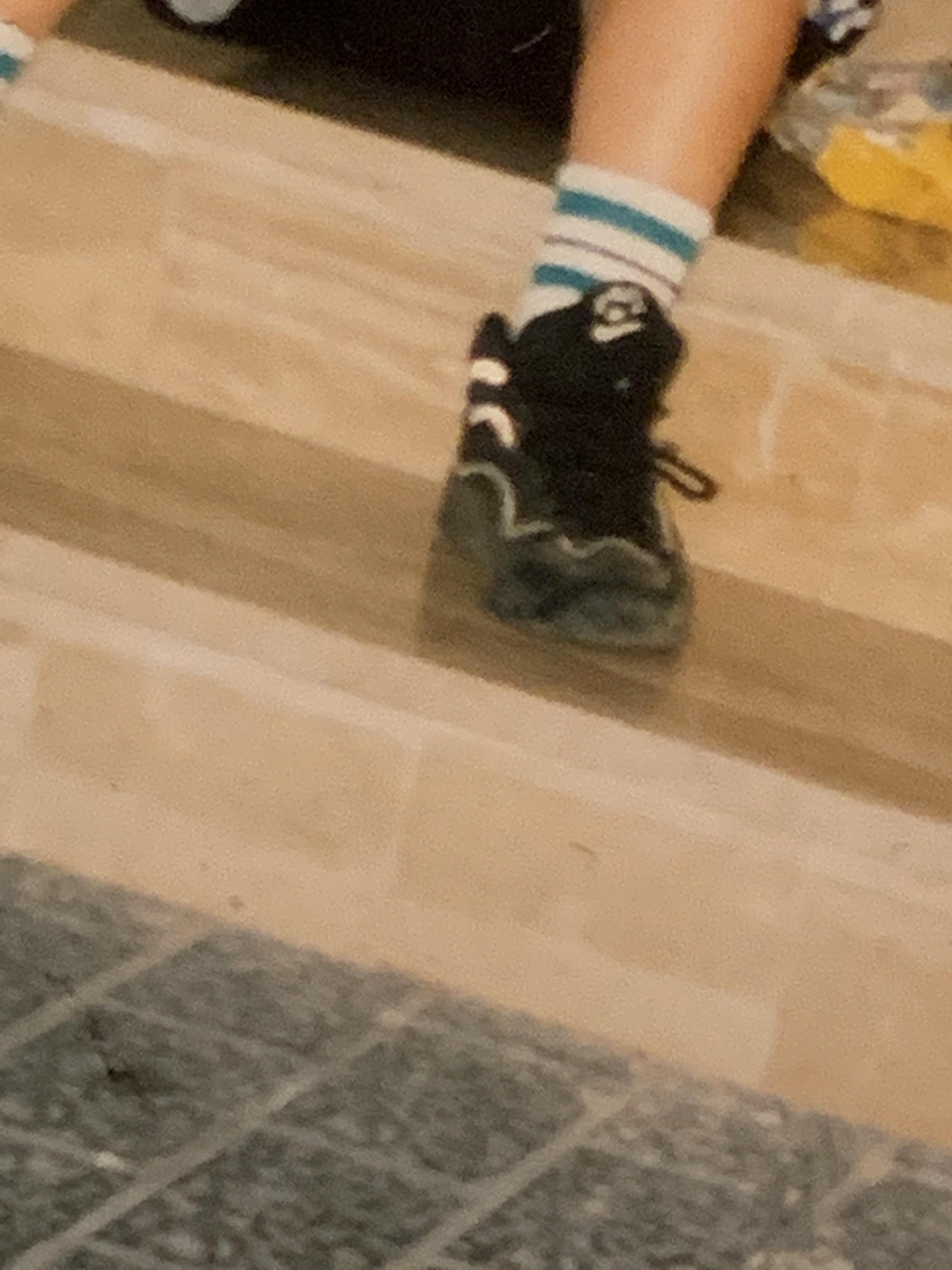 Does anyone know the name of this shoe ??? | Scrolller