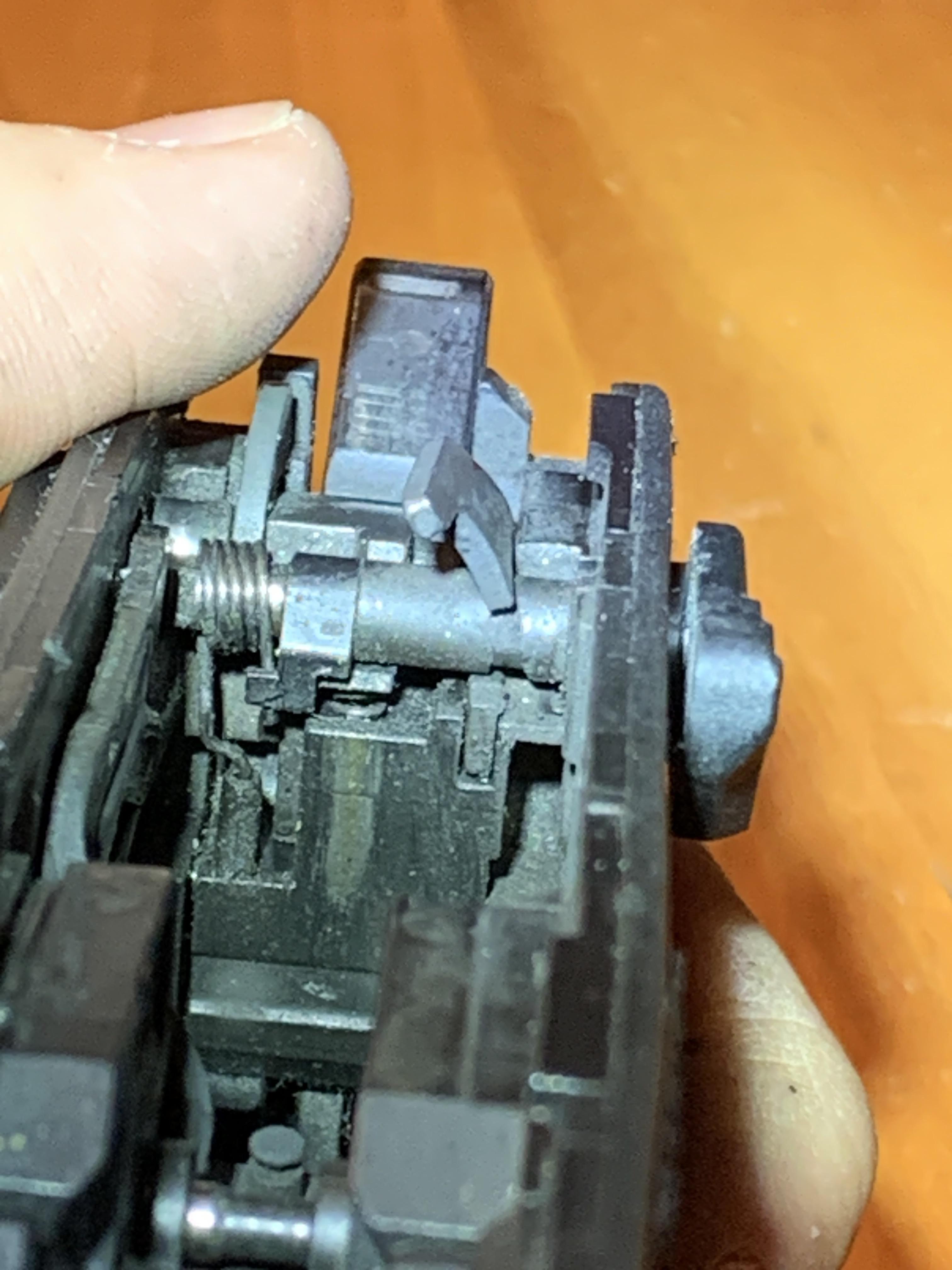 P07 Decocker Stuck on Disassembly | Scrolller