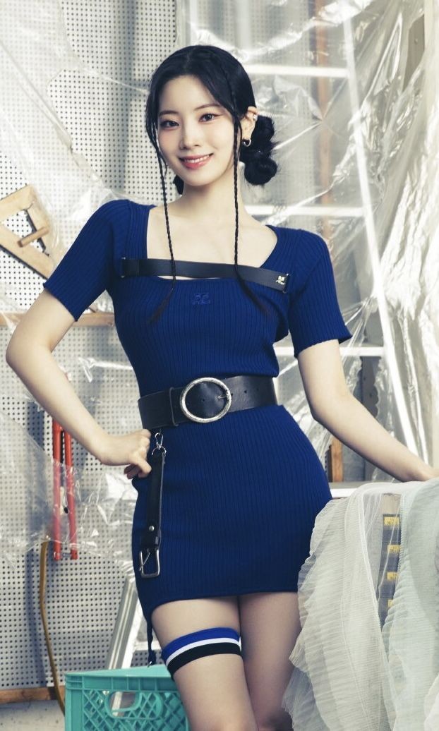 DAHYUN KIM | Scrolller