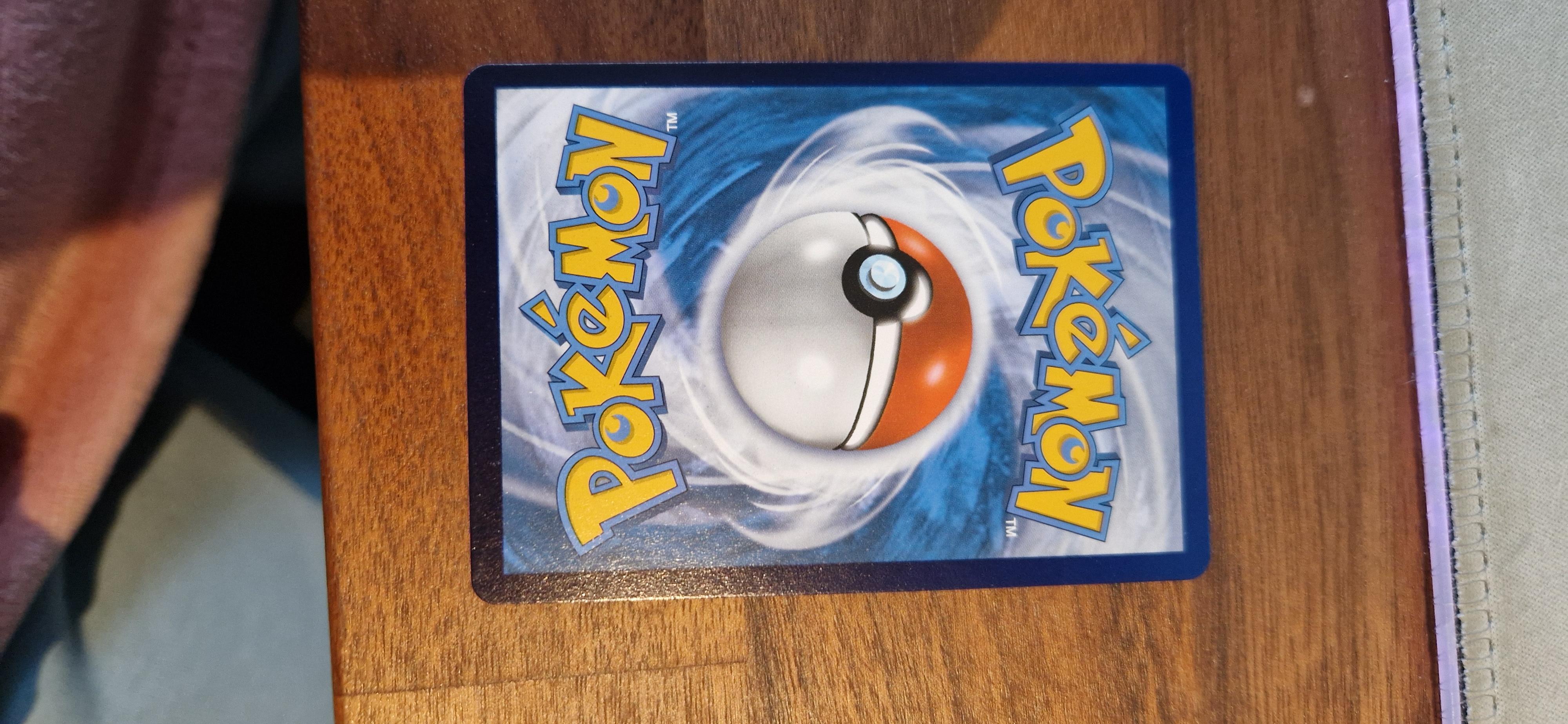 Bottom of the card seems way darker | Scrolller