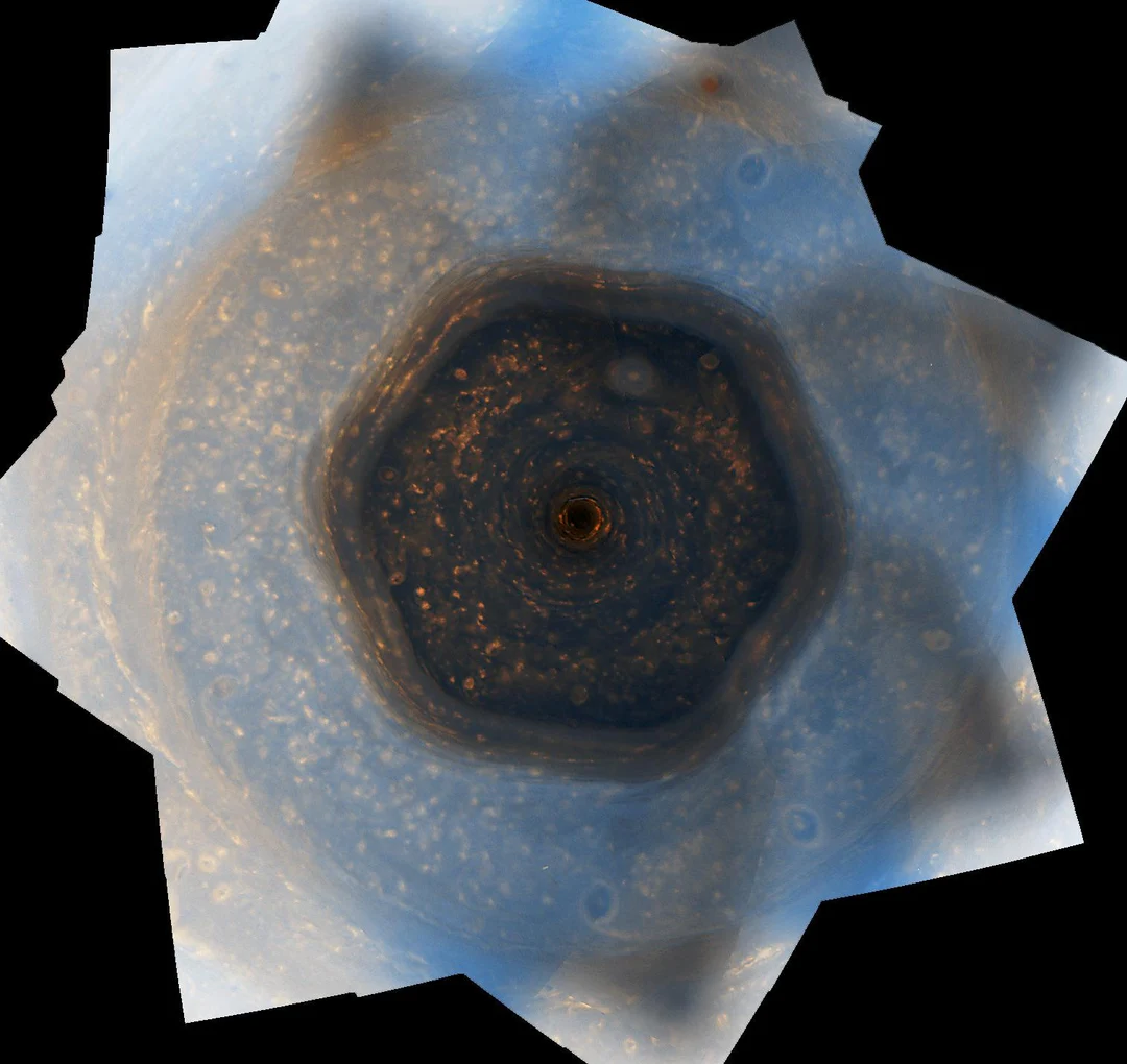 Spectacular view of Saturn in Infrared. | Scrolller