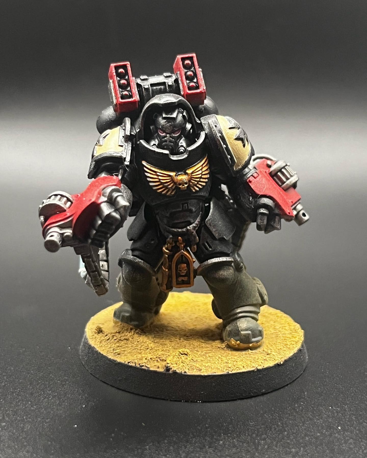 New to the hobby. Here are my Black Templar Aggressors | Scrolller
