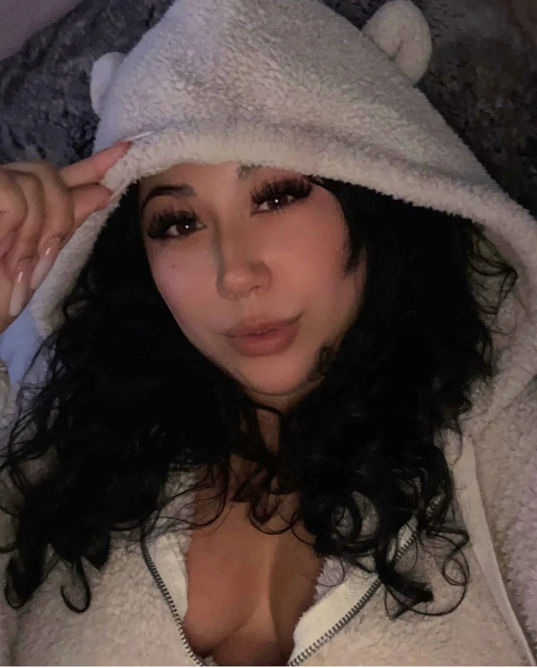 Sparkling and dolled up. | Scrolller