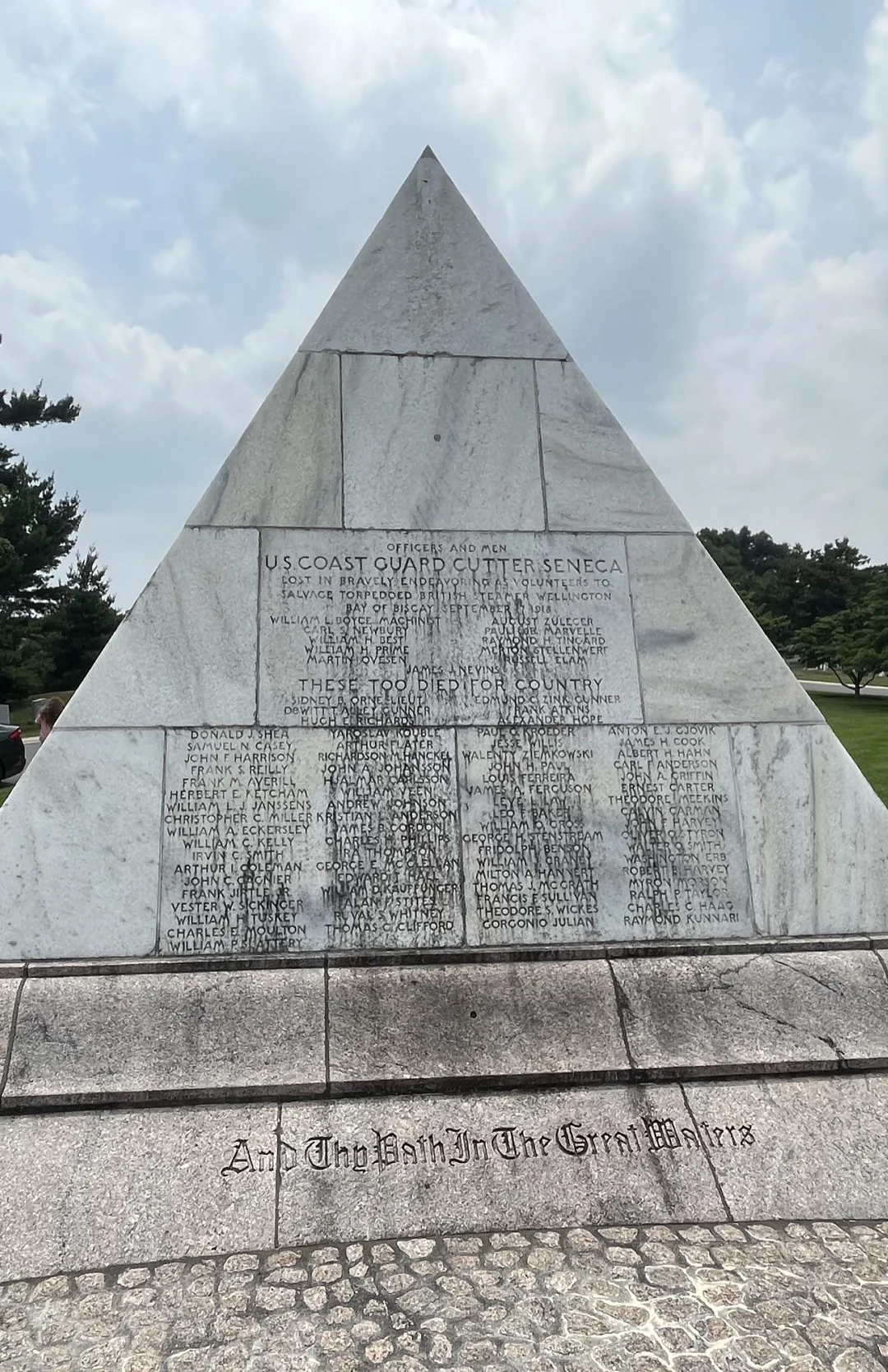 US Coast Guard Memorial Arlington. | Scrolller