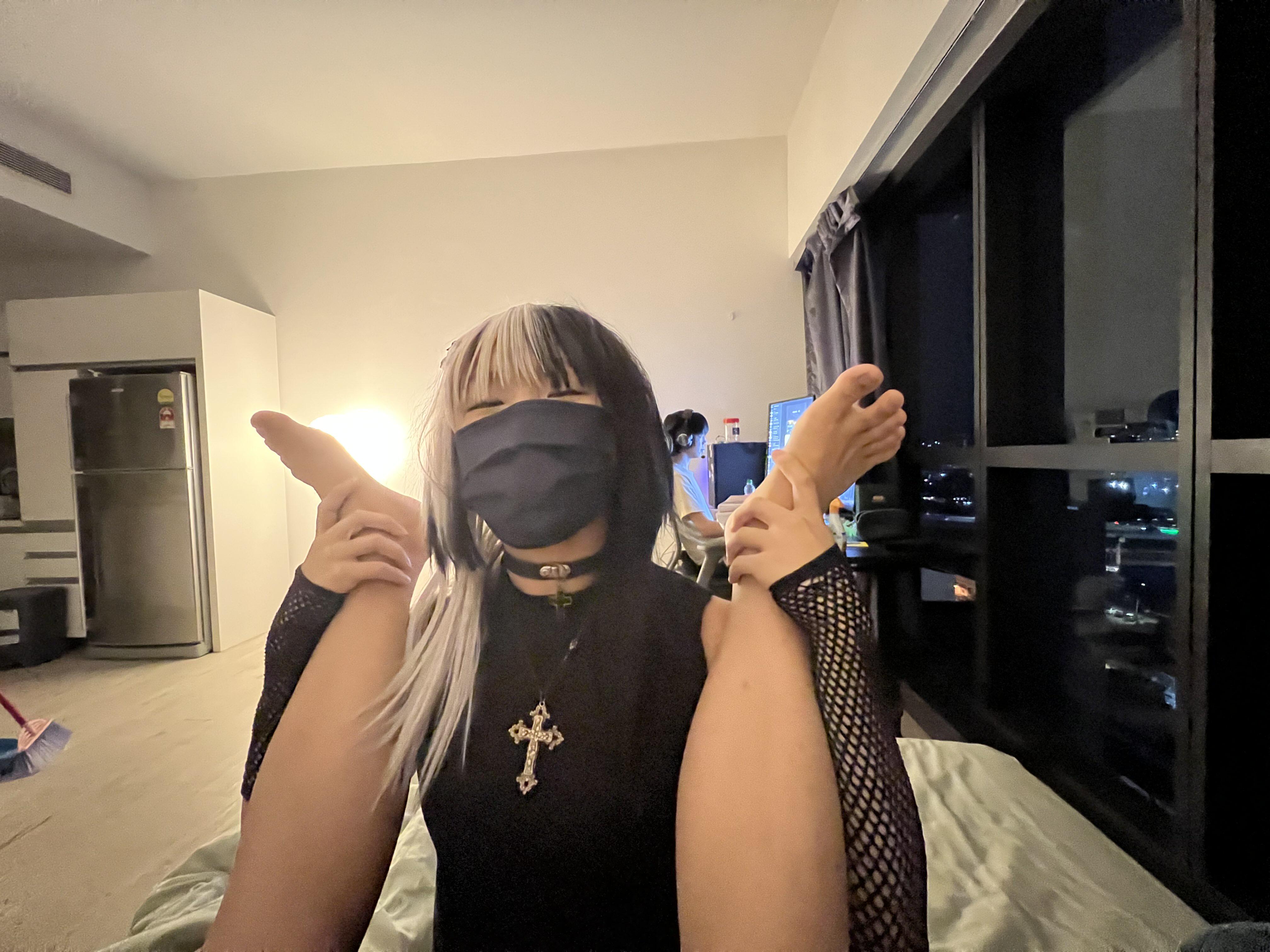 POV of Reddit Admins when they go offline | Scrolller