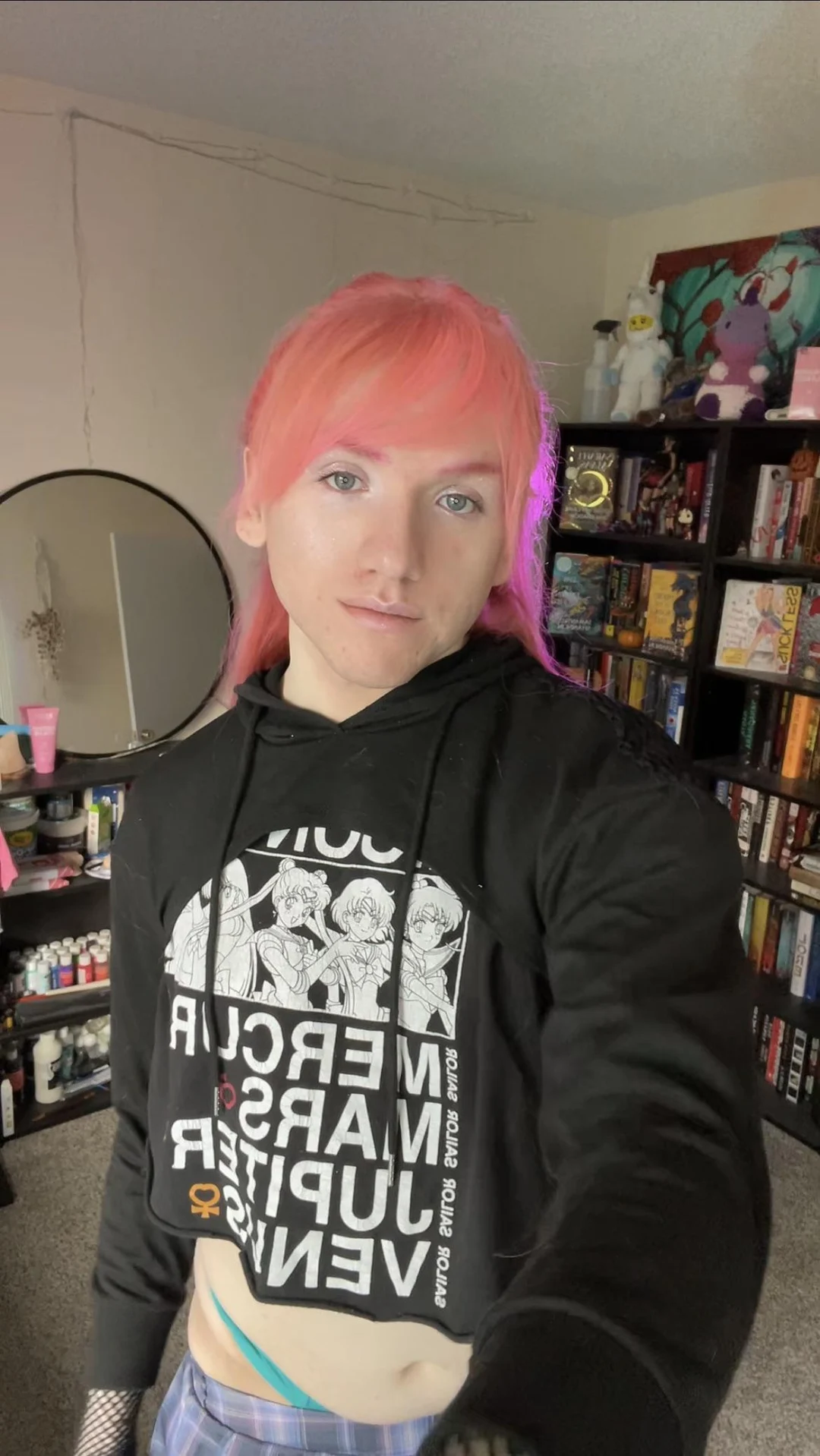 pinkie 💕🥰🩷 | Scrolller