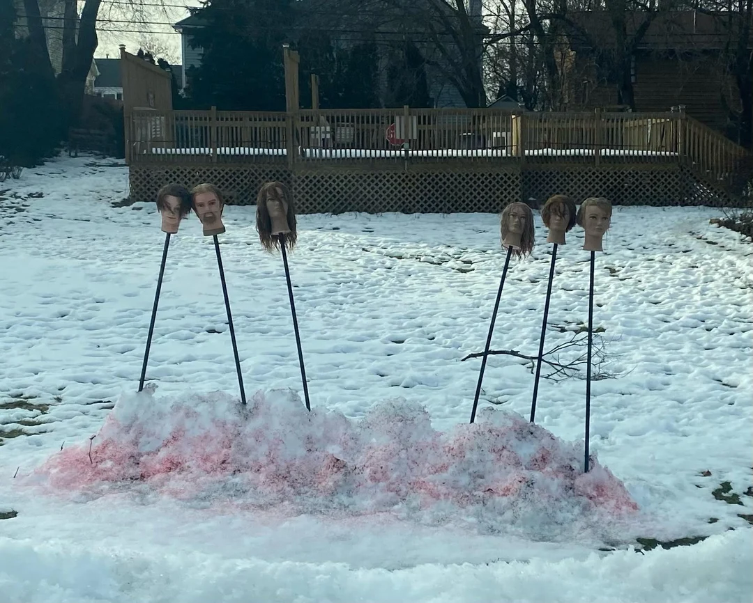 Mannequin Heads On Spikes in my Neighborhood | Scrolller