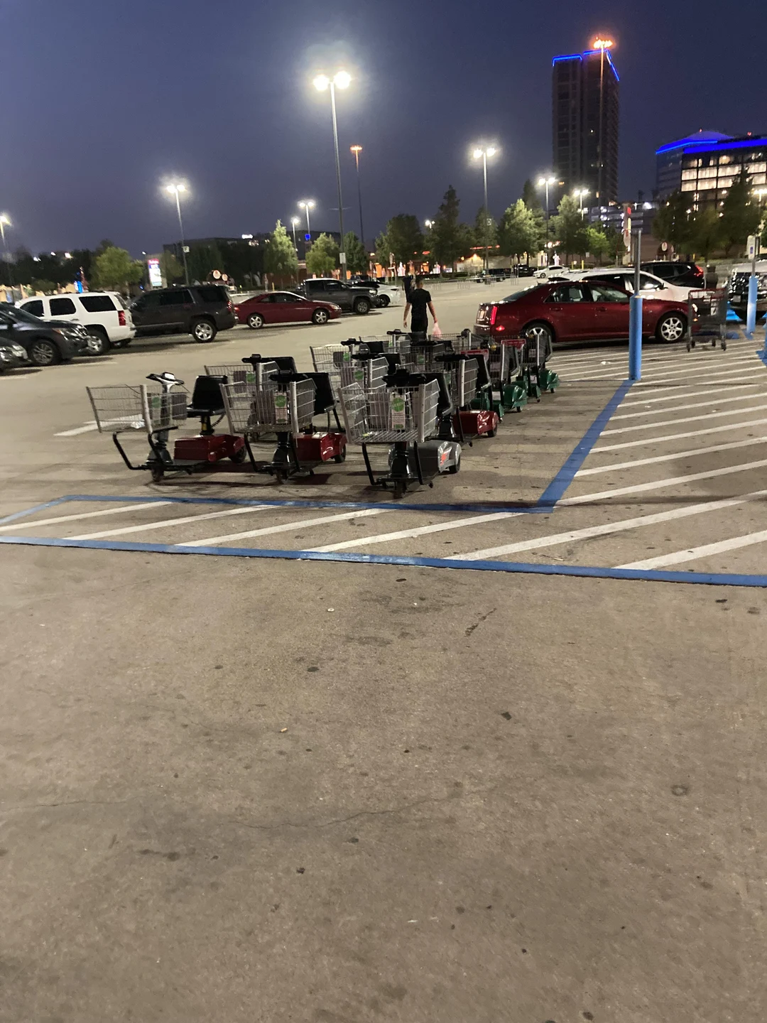 H‑E‑B using handicapped parking spaces for shopping carts | Scrolller