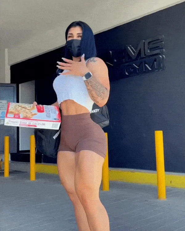 Evelyn Salomon delivery | Scrolller