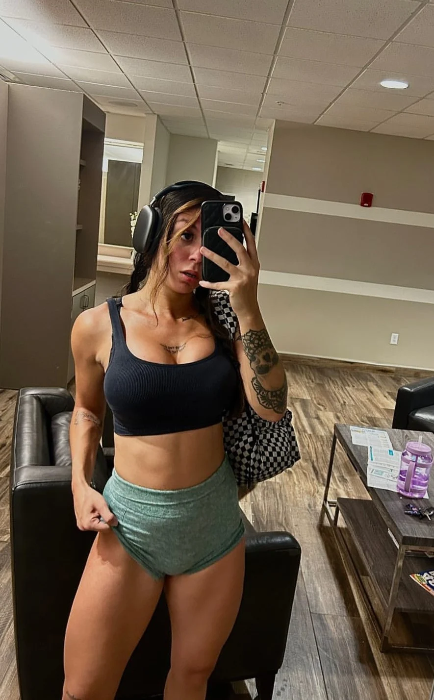 Cora Jade | Scrolller