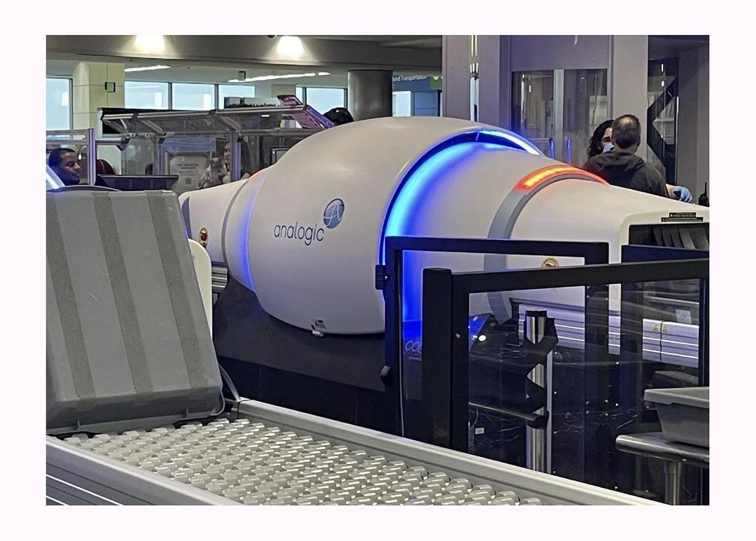 The new baggage screening machine at the airport | Scrolller