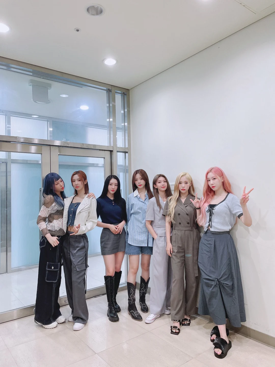 Dreamcatcher - Gahyeon and Handong | Scrolller