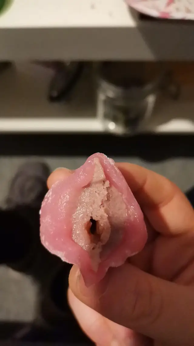 I eat a mochi for the first time | Scrolller