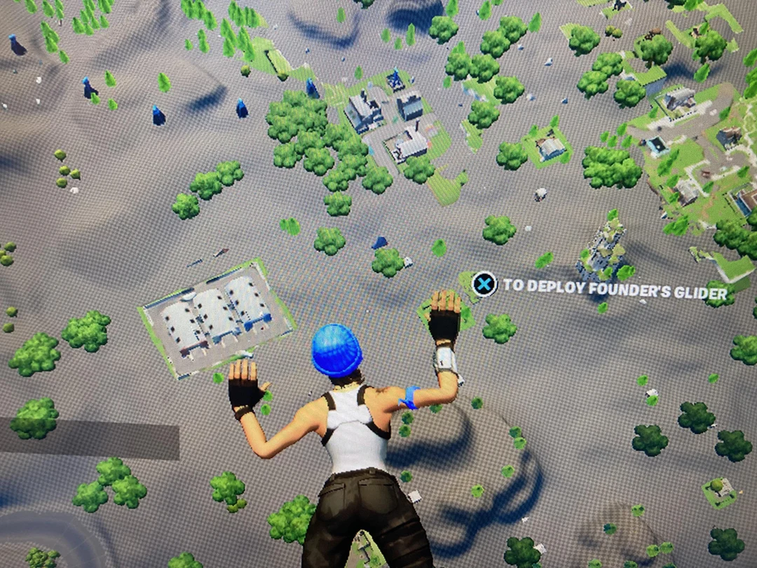 Does anyone know how to fix this glitch | Scrolller