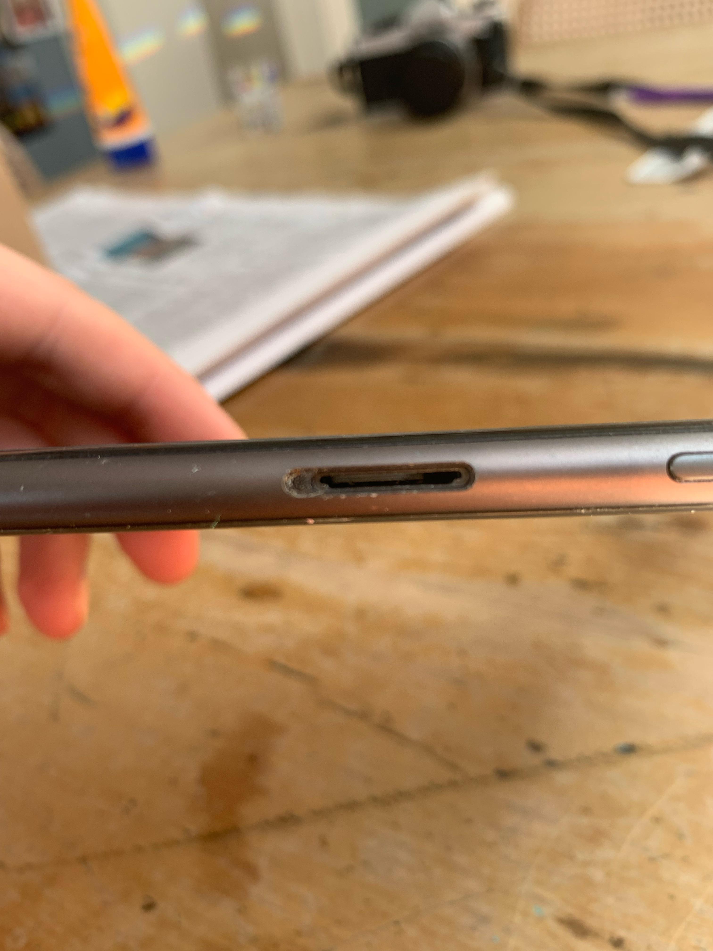 SIM card stuck in iPhone | Scrolller