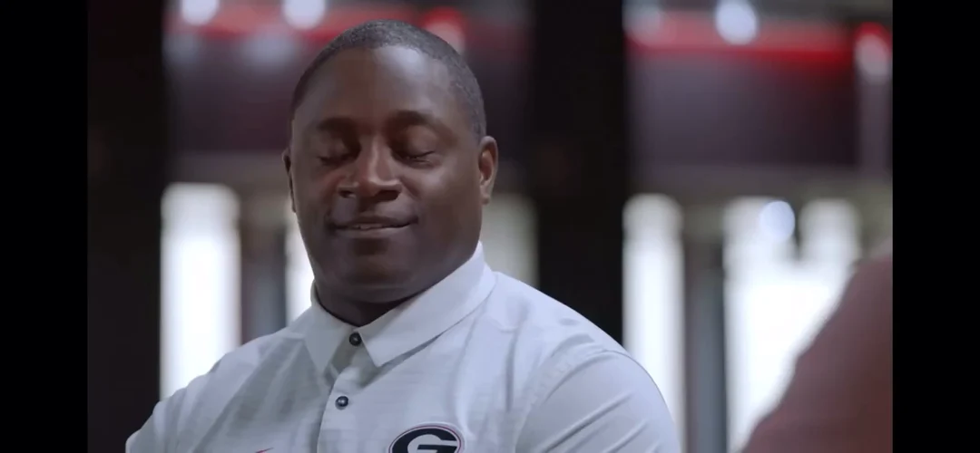 Peyton Manning and Garrison Hearst try to play Madden 99 | Scrolller