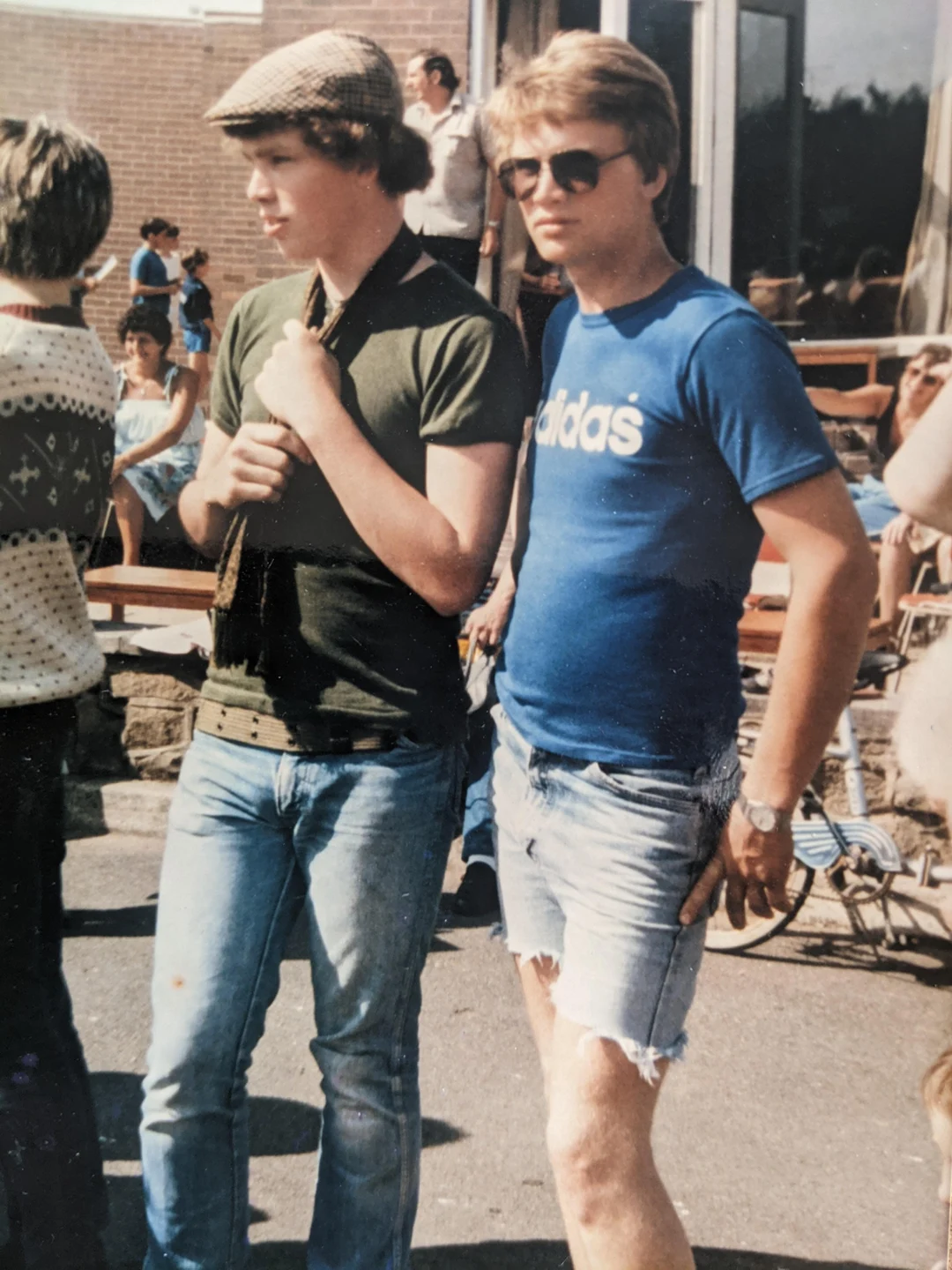 Me and my brother in 1985 | Scrolller