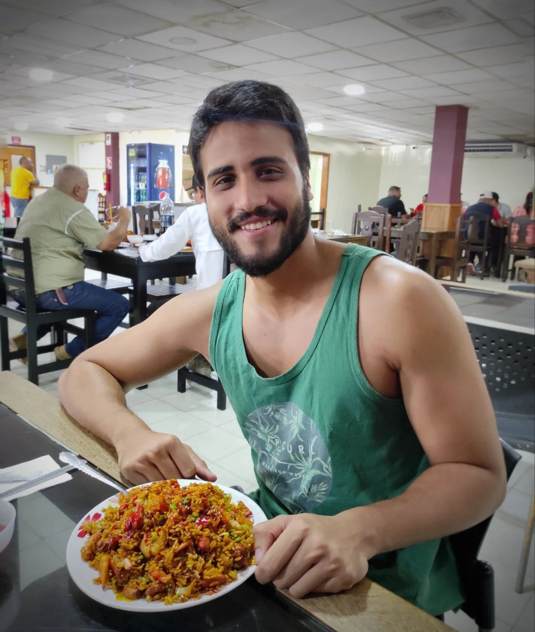 Big man big portion | Scrolller