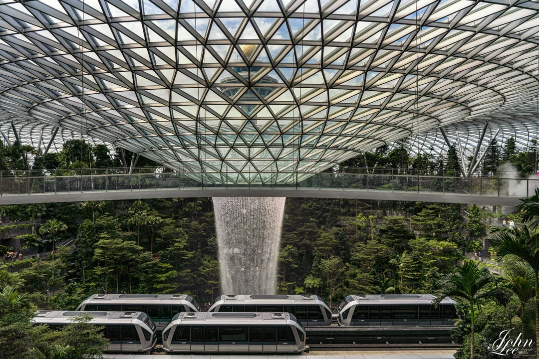 Singapore Indoor Rail | Scrolller