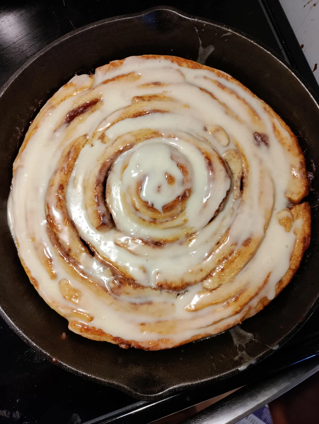 Giant Cinnamon Roll | Scrolller