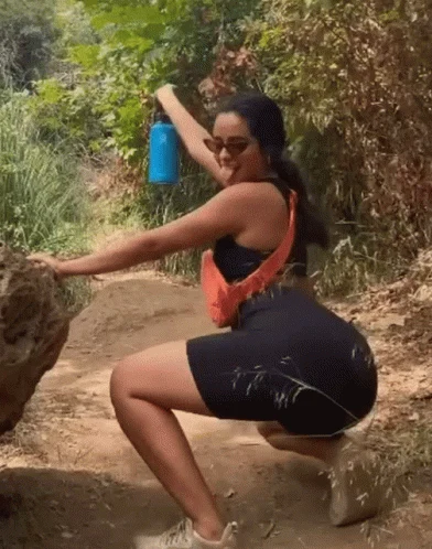 twerking. | Scrolller