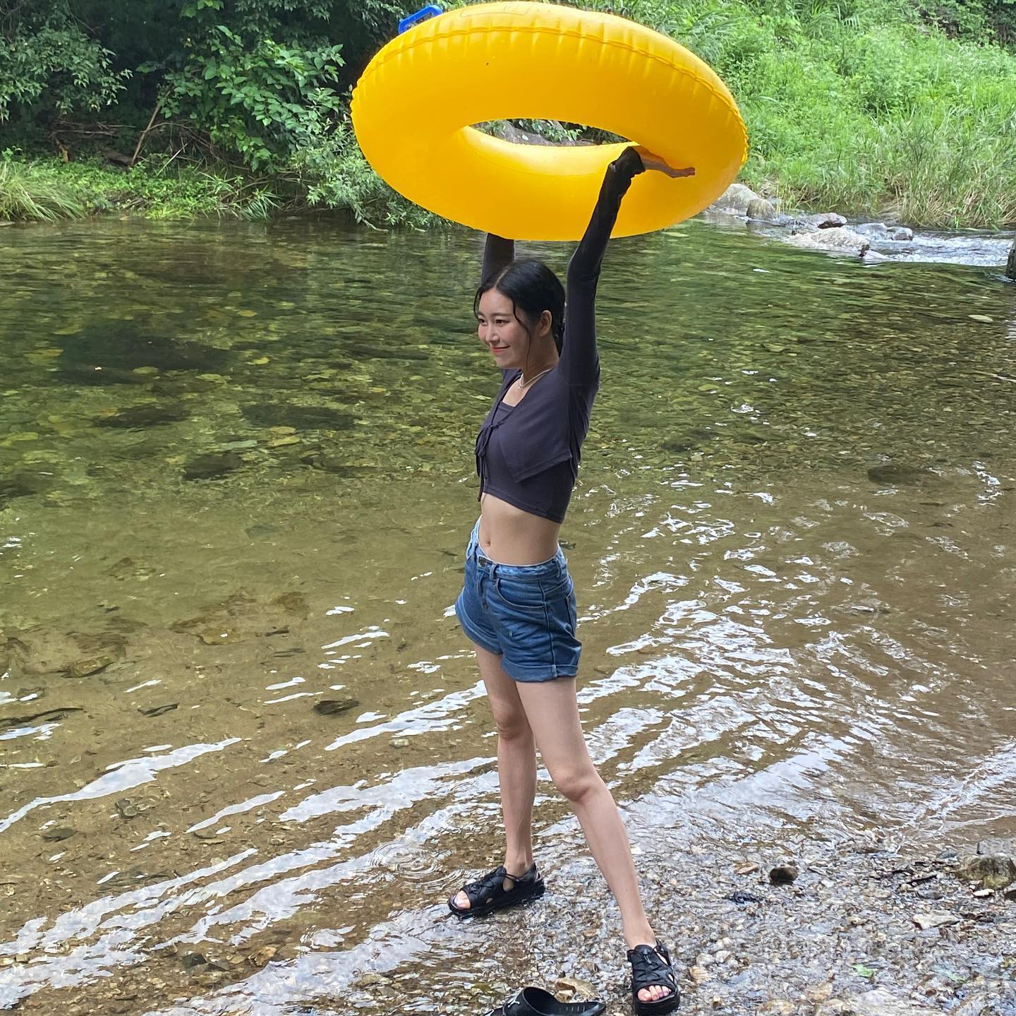 Momoland - Jane | Scrolller