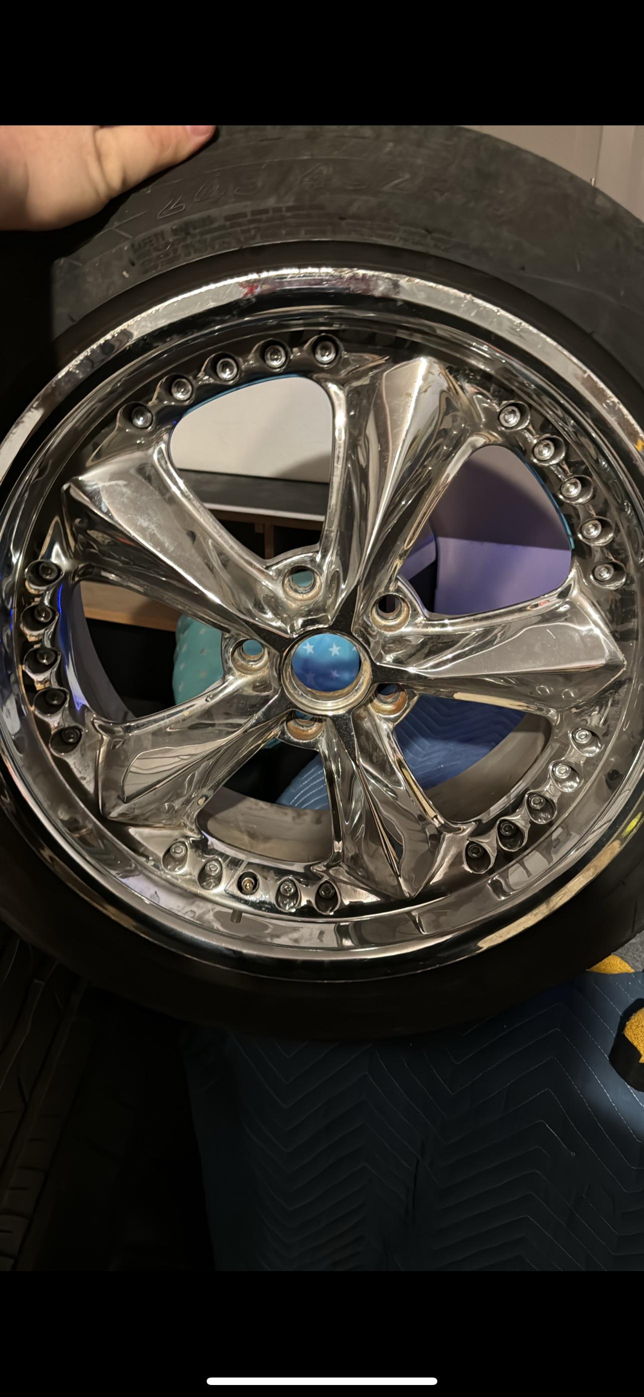 Can anyone identify these wheels | Scrolller