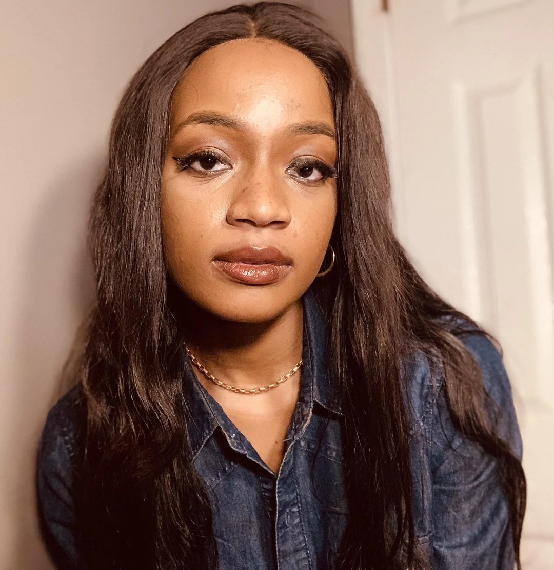 Ah, look! A new photo! (23F) | Scrolller