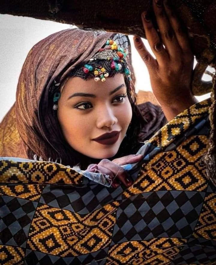 Argelian Tuareg Girl Scrolller