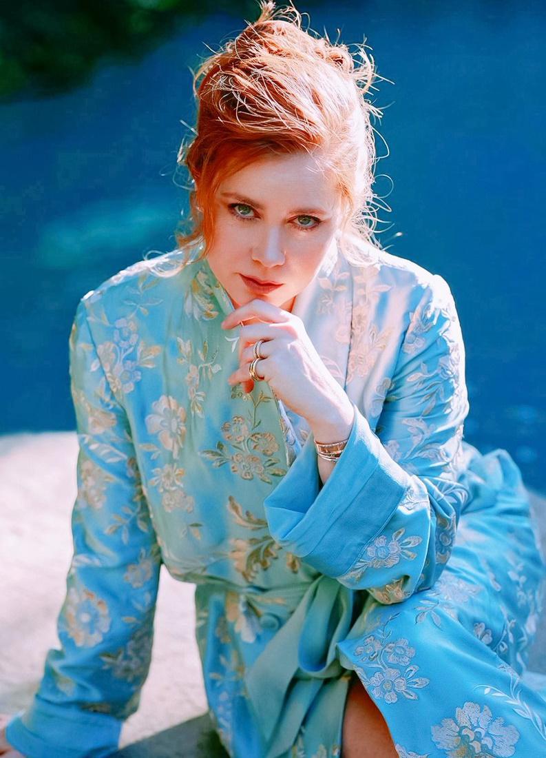 Amy Adams Scrolller