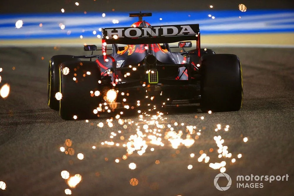 Max Verstappen in his RB16B, Bahrain 2021, 1000 x 667 | Scrolller