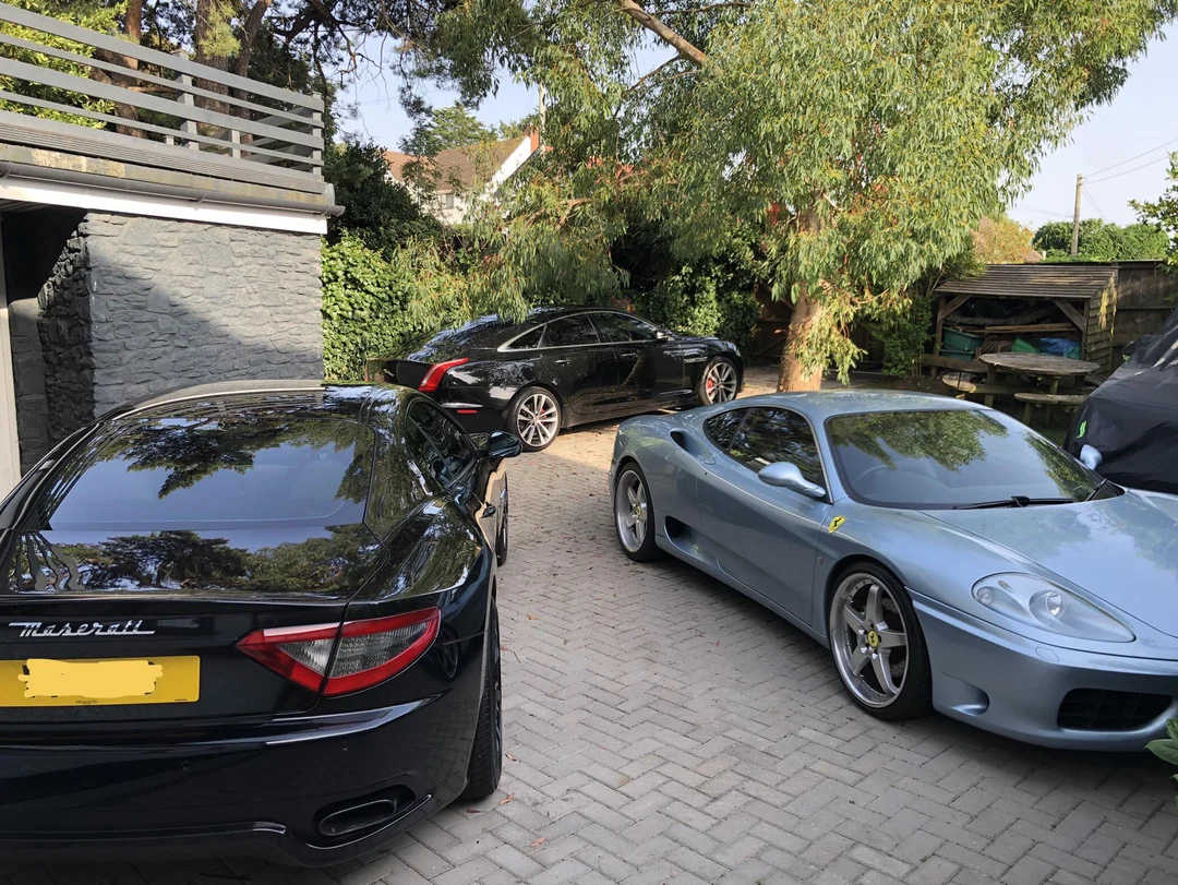 Building my own fast & furious driveway - Maserati GTS, Ferrari 360, Jaguar XJ, Range Rover ...