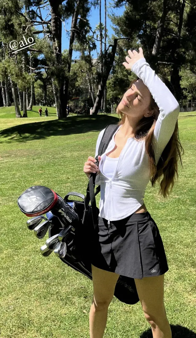 Barbara playing golf | IG story August 2023 | Scrolller