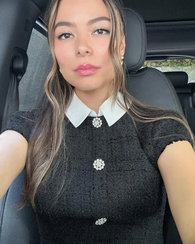 Miranda Cosgrove | Scrolller