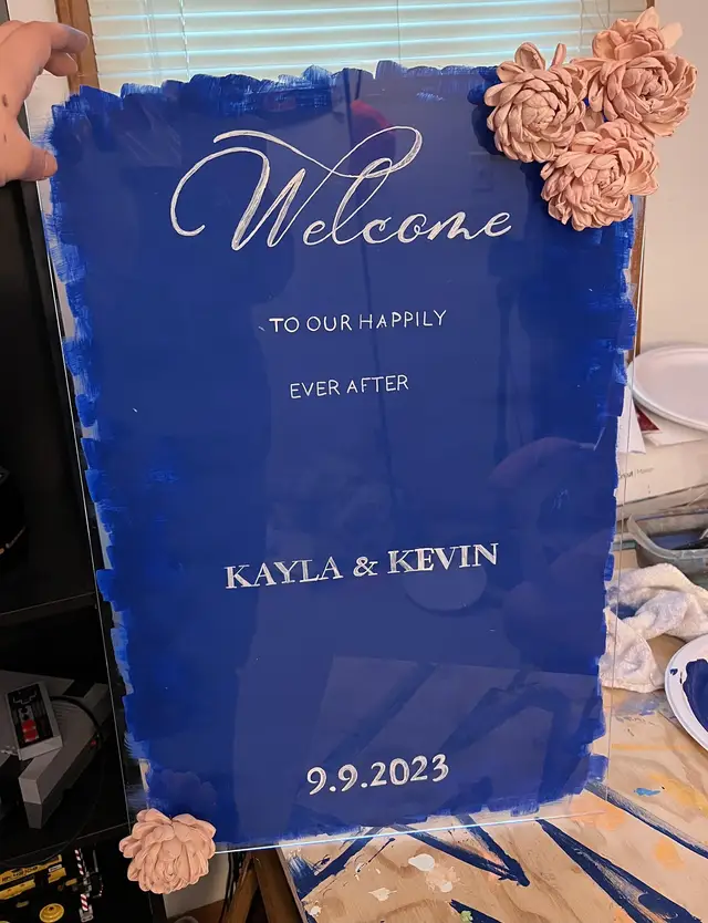 Welcome sign | Scrolller