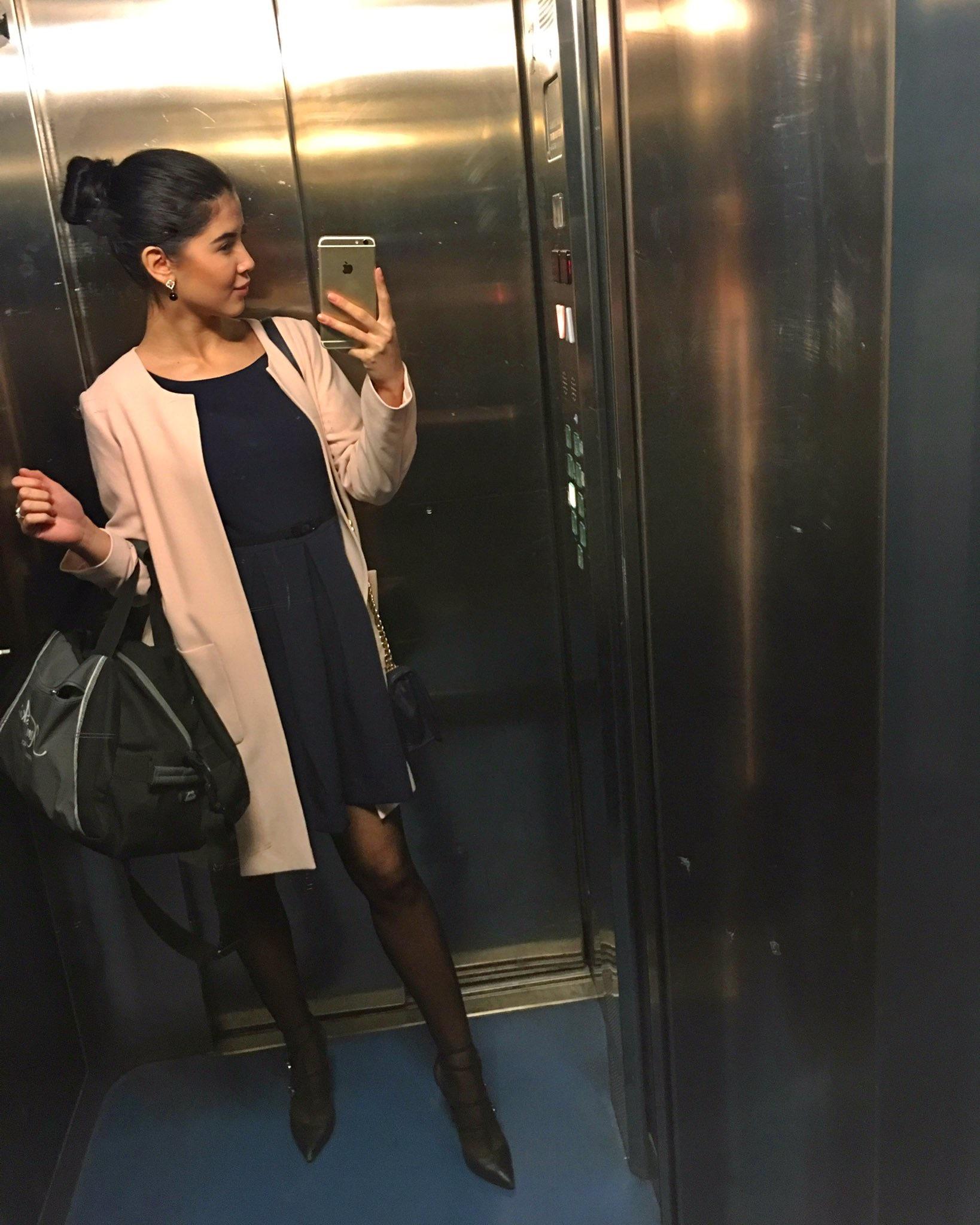 Lady Dee | Scrolller