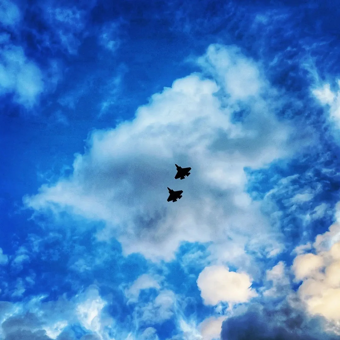 Sky, Clouds, Fighter Jets..... [OC] | Scrolller