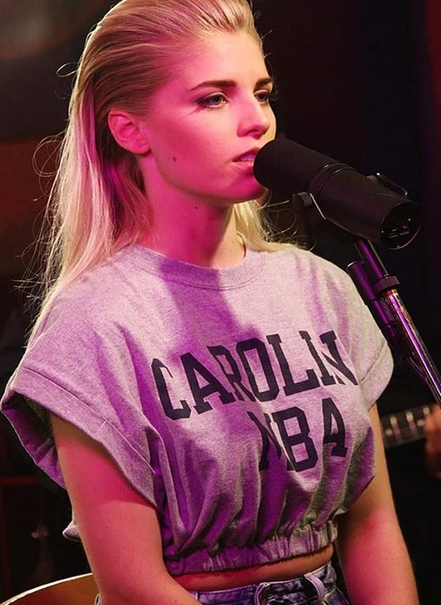 Hannah Reid from London Grammar | Scrolller
