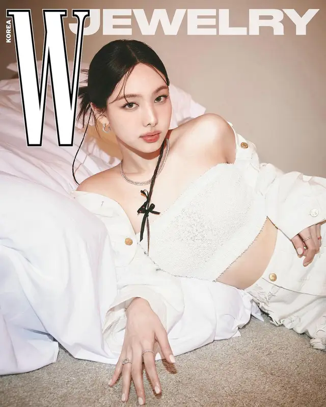 230321 W Korea Instagram Update - Nayeon / W Korea x Swarovski April 2023 Issue Digital Cover ...