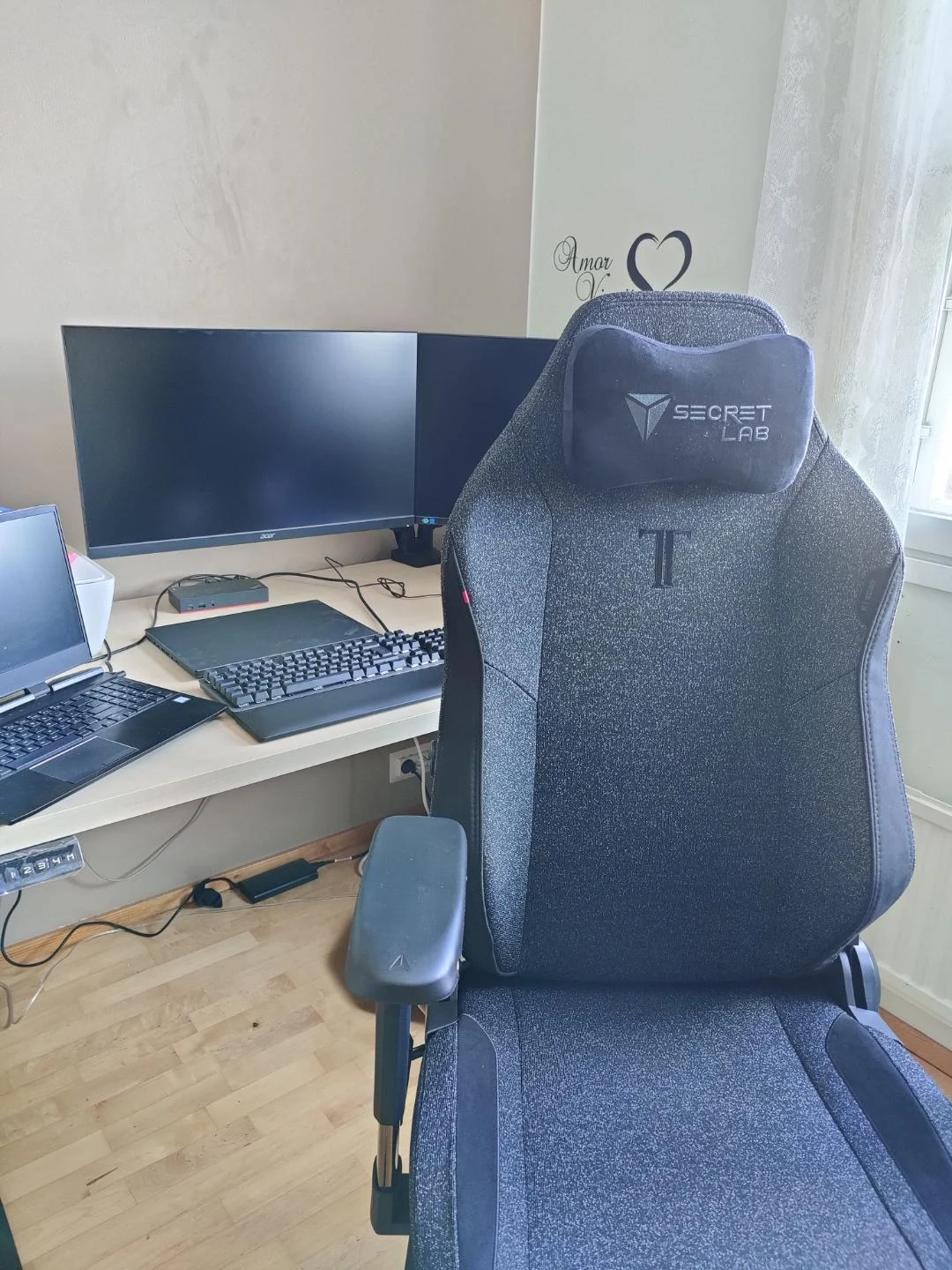 Perfect fit #Secretlab | Scrolller