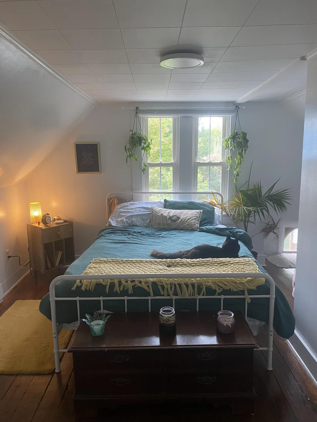 Daytime in my cozy bedroom | Scrolller