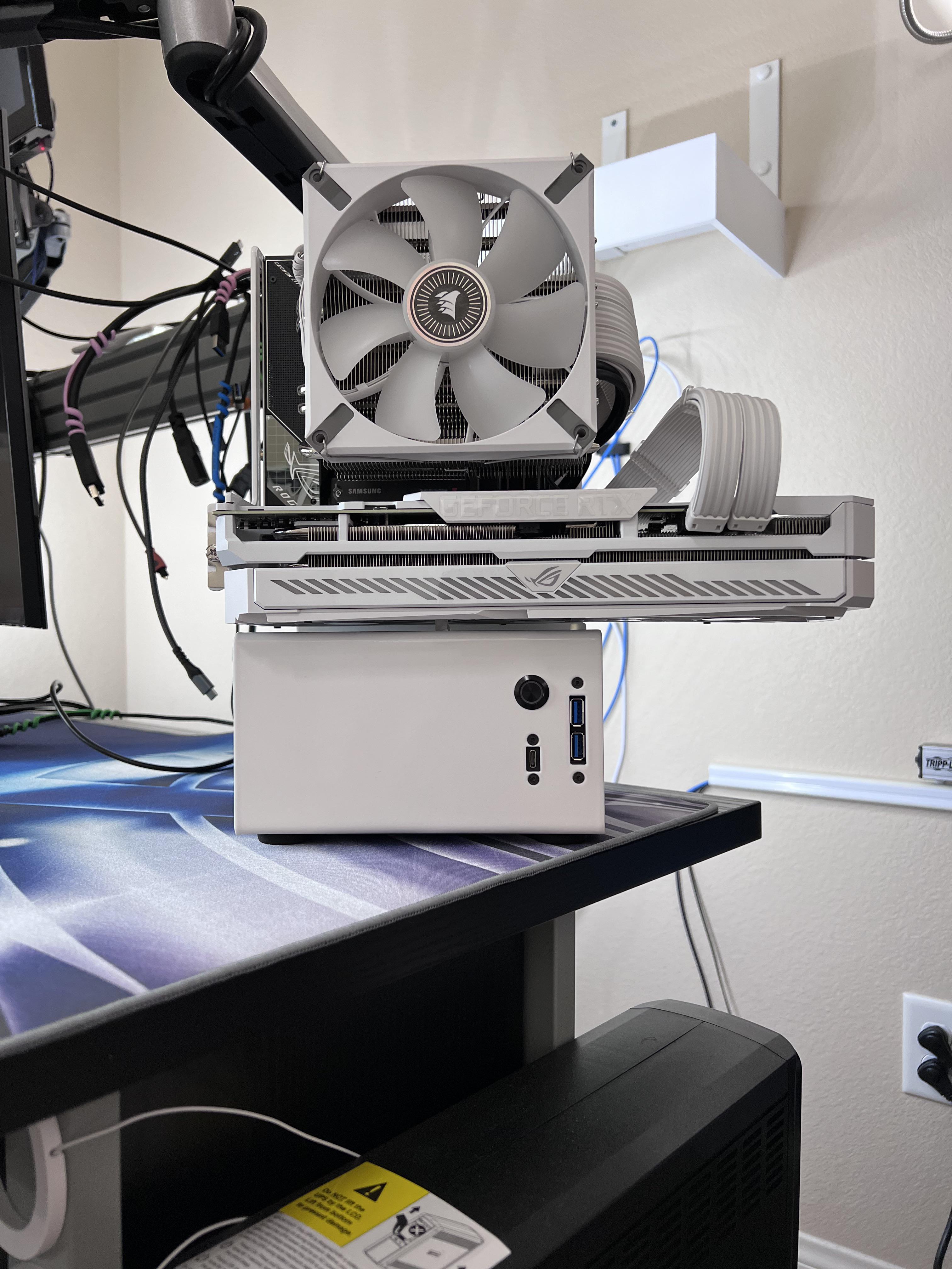 Discover more like Sffpc: Aperio ITX Build (Similar to Motif Monument) - Looks like a battleship ...